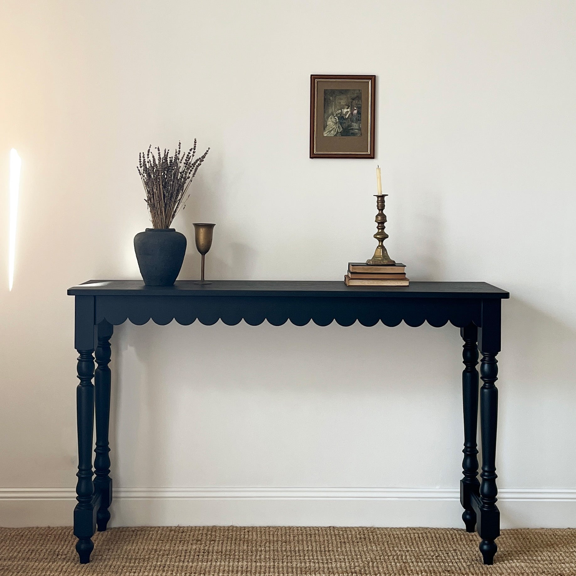 Noir Scallop Console – J&Furniture