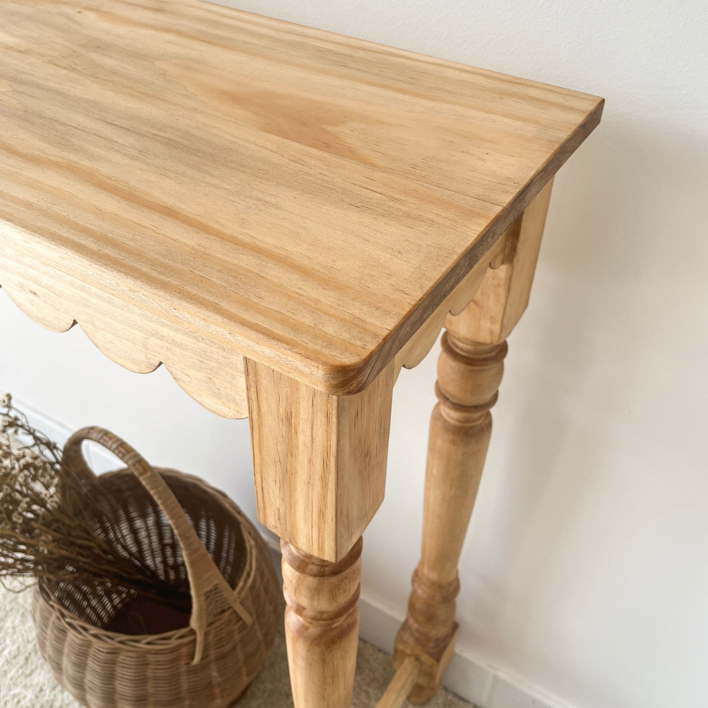 Large Scallop Console – J&Furniture