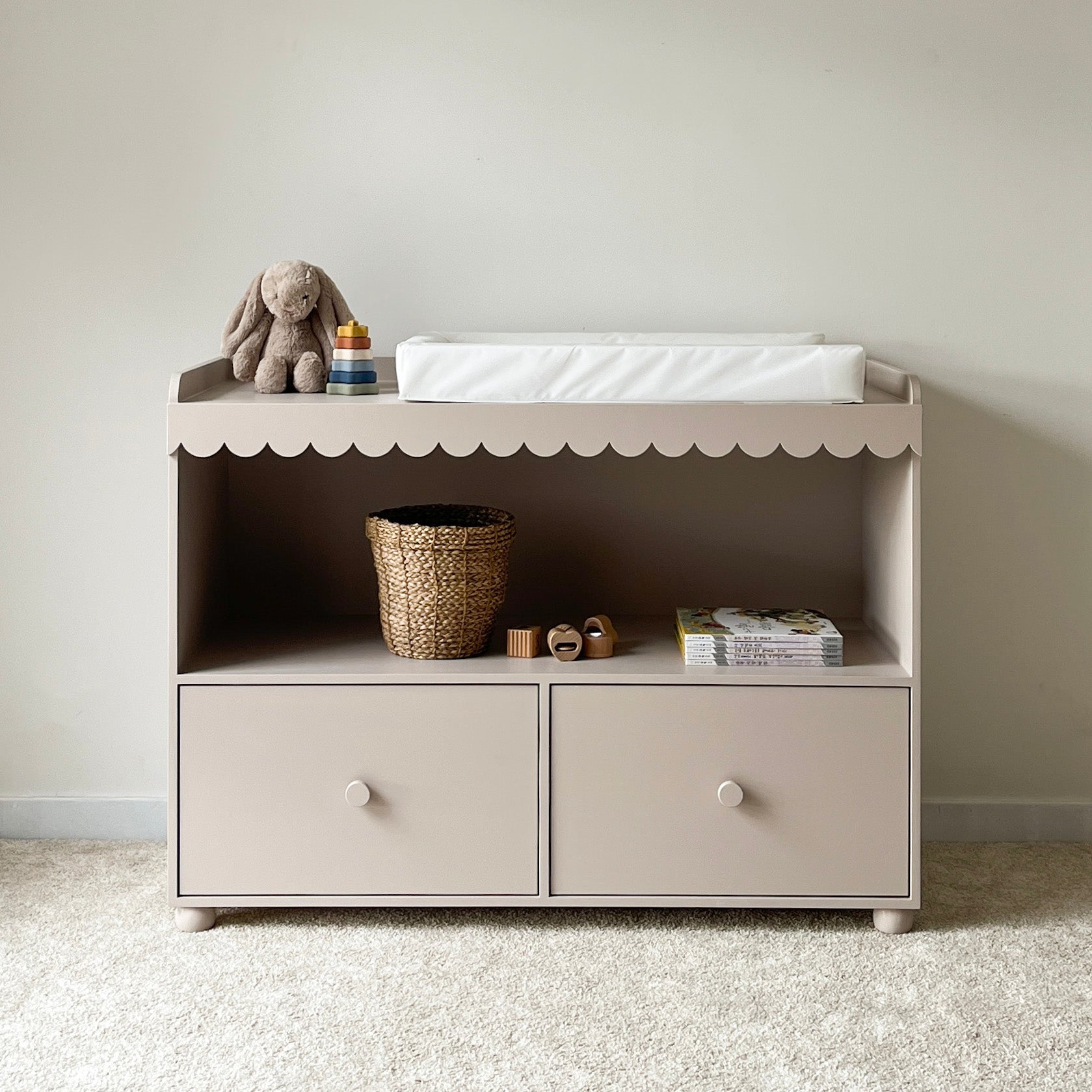 Scallop Change Table #3 – J&Furniture