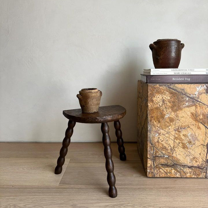 Demi-lune Bobbin Stool – J&Furniture