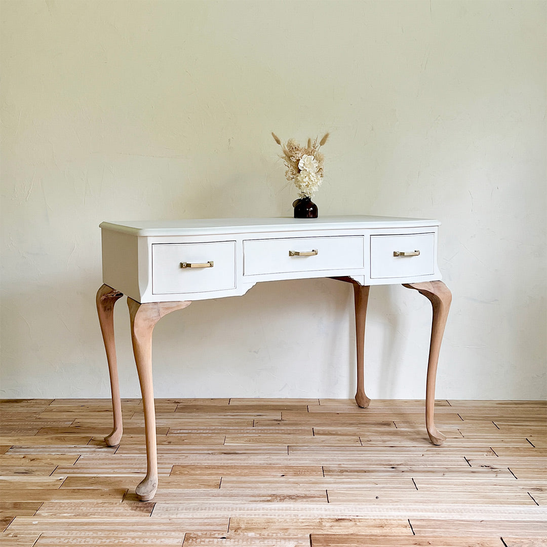 Queen Anne Dressing Table – J&Furniture